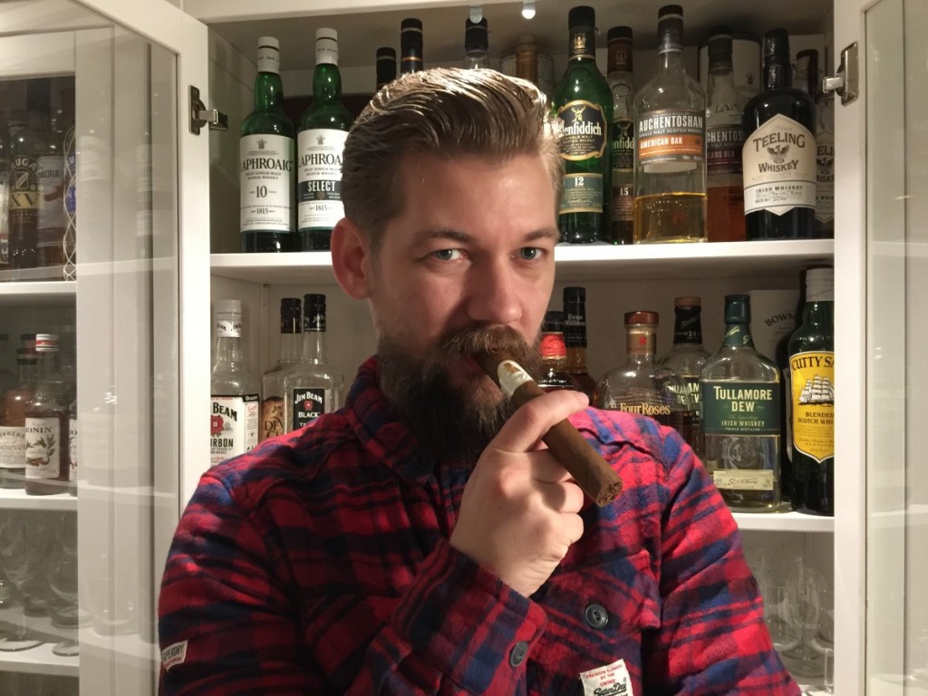 Leren sigaar roken. Tijd voor een mooie sigaar. - B4men