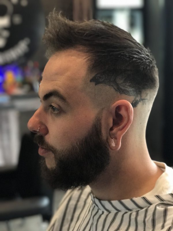 Wat zijn de beste kapsels bij inhammen en dunner wordend haar - B4men